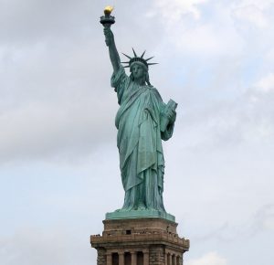 The Statue of Liberty is Falling to Pieces, and I’m Glad – Abbeville ...